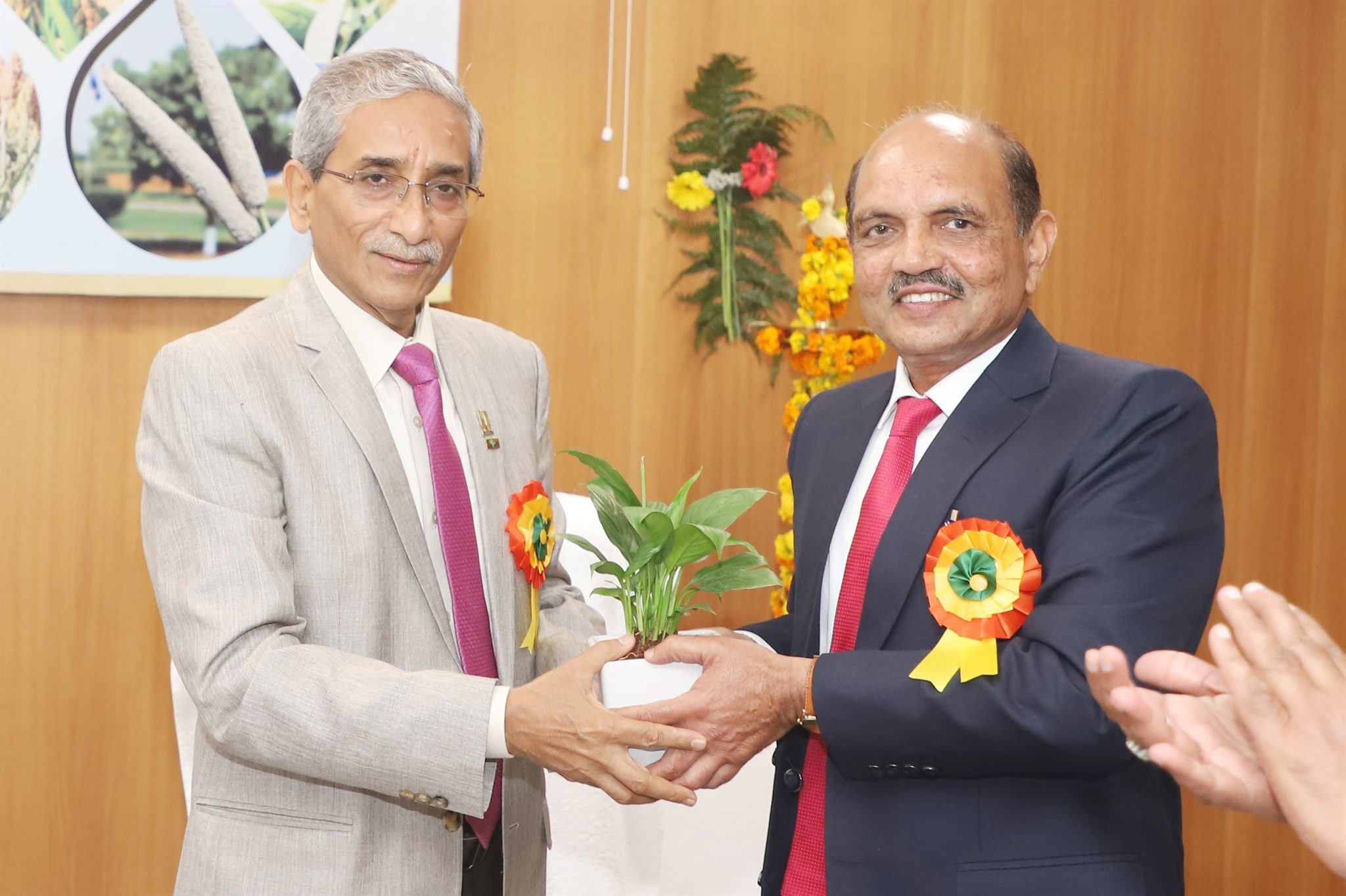 Arun K Joshi receives prestigious Sh. VS Mathur Memorial Award – CIMMYT